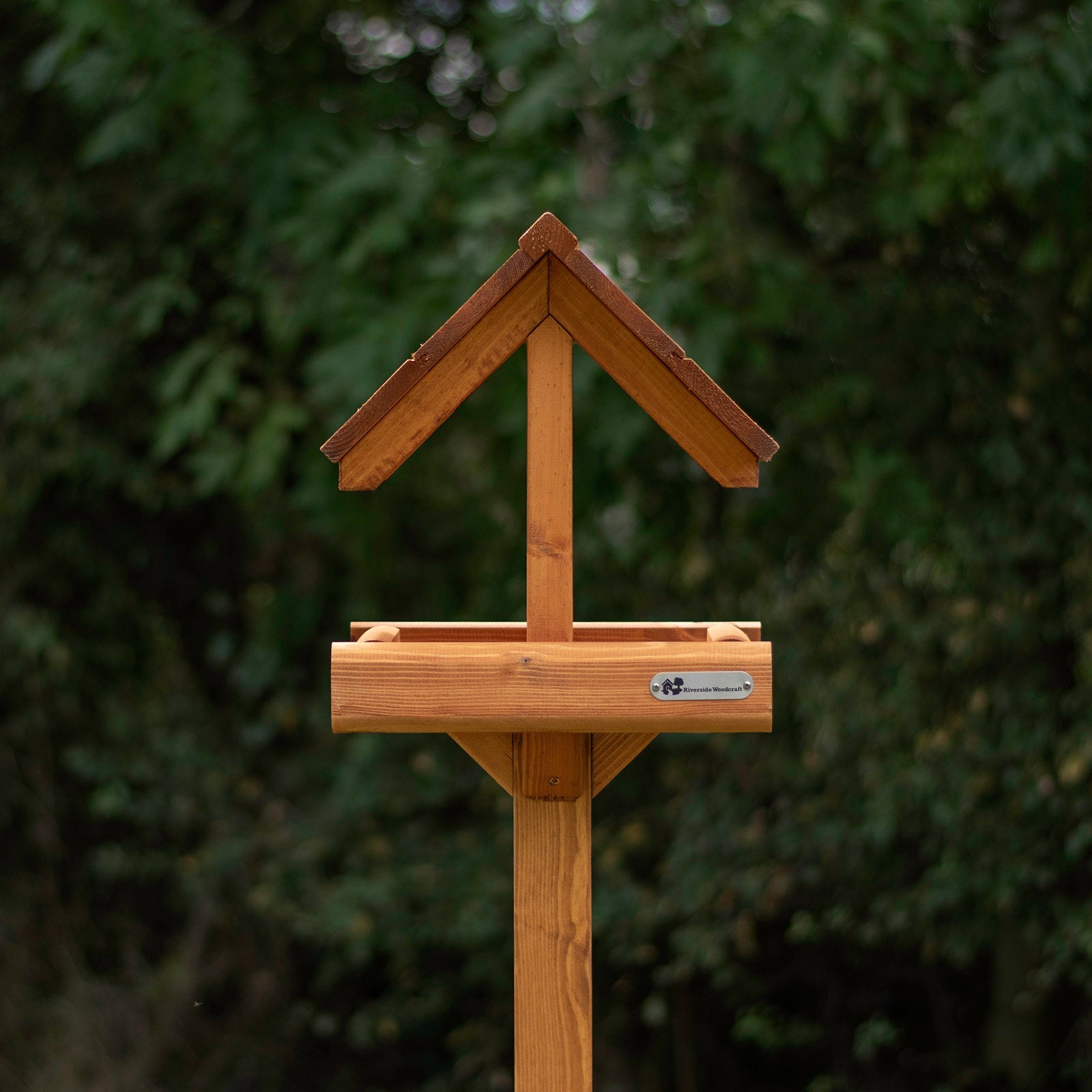 Riverside Woodcraft Ripon Wooden Roof Bird Table – RiversideWoodcraft